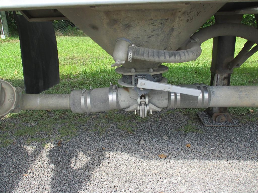 2011 Vantage ALUMINUM 1000 CUBIC FT PNEUMATIC TANKER - HandshakeFleet