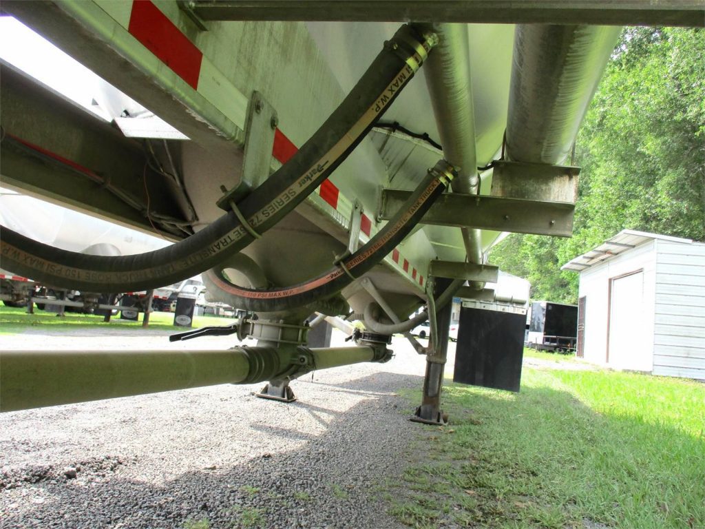 2011 Vantage ALUMINUM 1000 CUBIC FT PNEUMATIC TANKER - HandshakeFleet