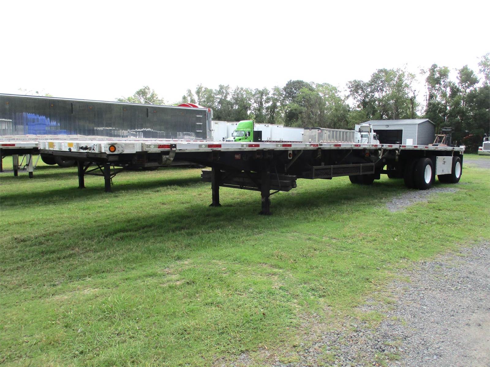 2013 UTILITY 48X102 SPREAD AXLE COMBO FLATBED - HandshakeFleet