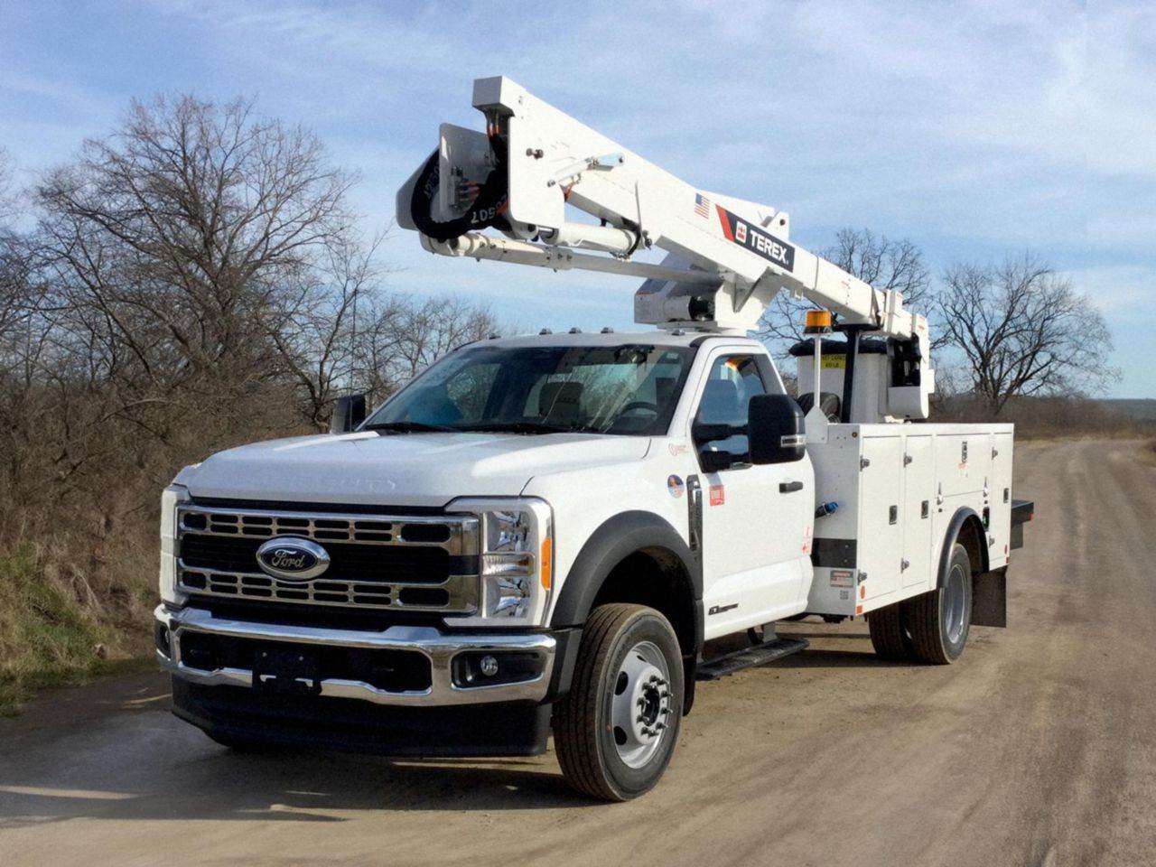 2023 Ford F-550 Boom / Bucket Truck - 330HP - HandshakeFleet