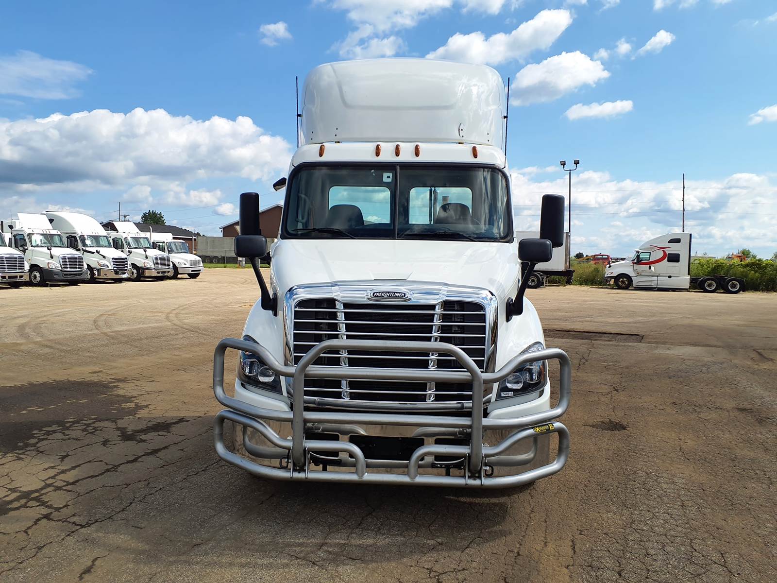 2018 Freightliner Cascadia 113 Single Axle Day Cab Truck - 410HP, 12 ...