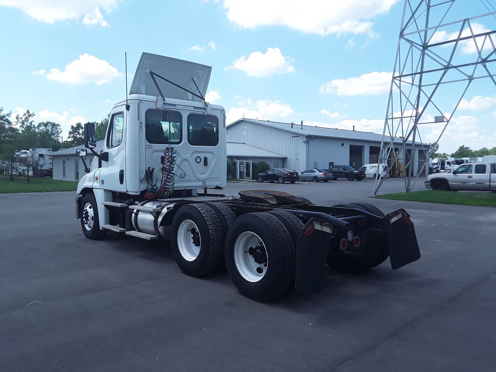 2018 Freightliner Cascadia 125 Day Cab Truck - 450HP, 10 - HandshakeFleet