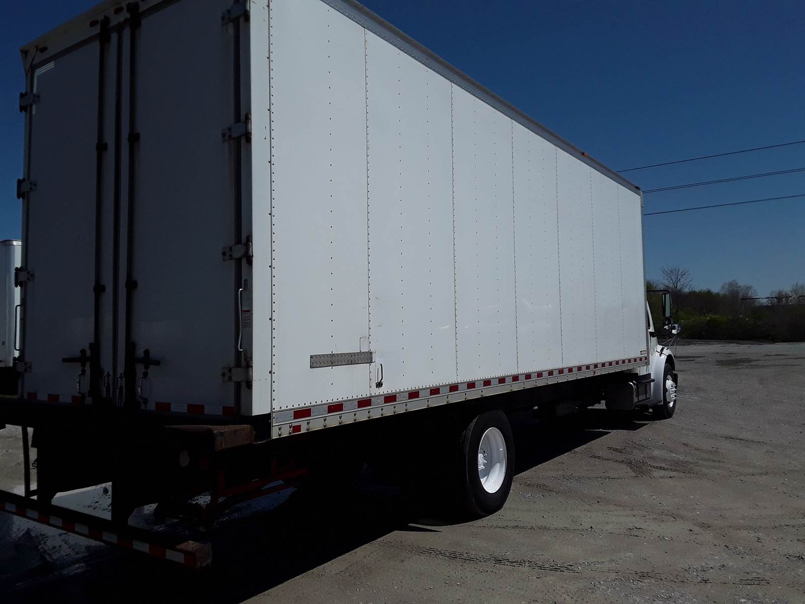 2016 Freightliner M2 106 28 ft Box Truck - 240HP, 6, Swing Door ...