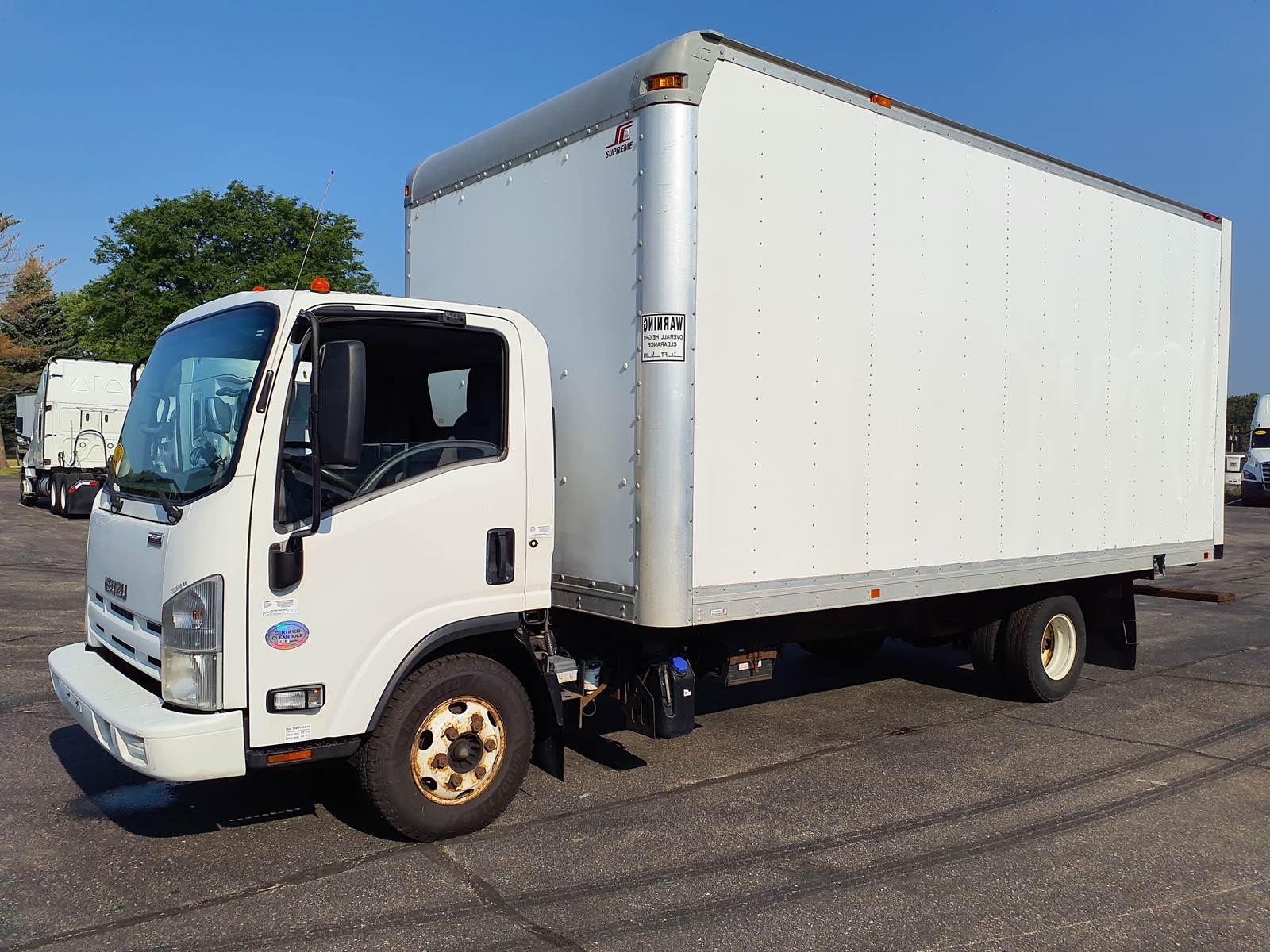 2015 Isuzu NPR HD 18 ft Box Truck - 215HP, 6, Roll up Door - HandshakeFleet