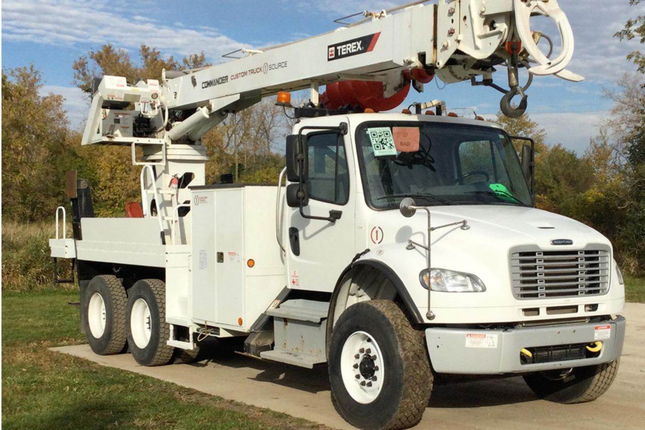 2016 Freightliner M2 106 Digger Derrick Truck - Cummins, 300HP ...