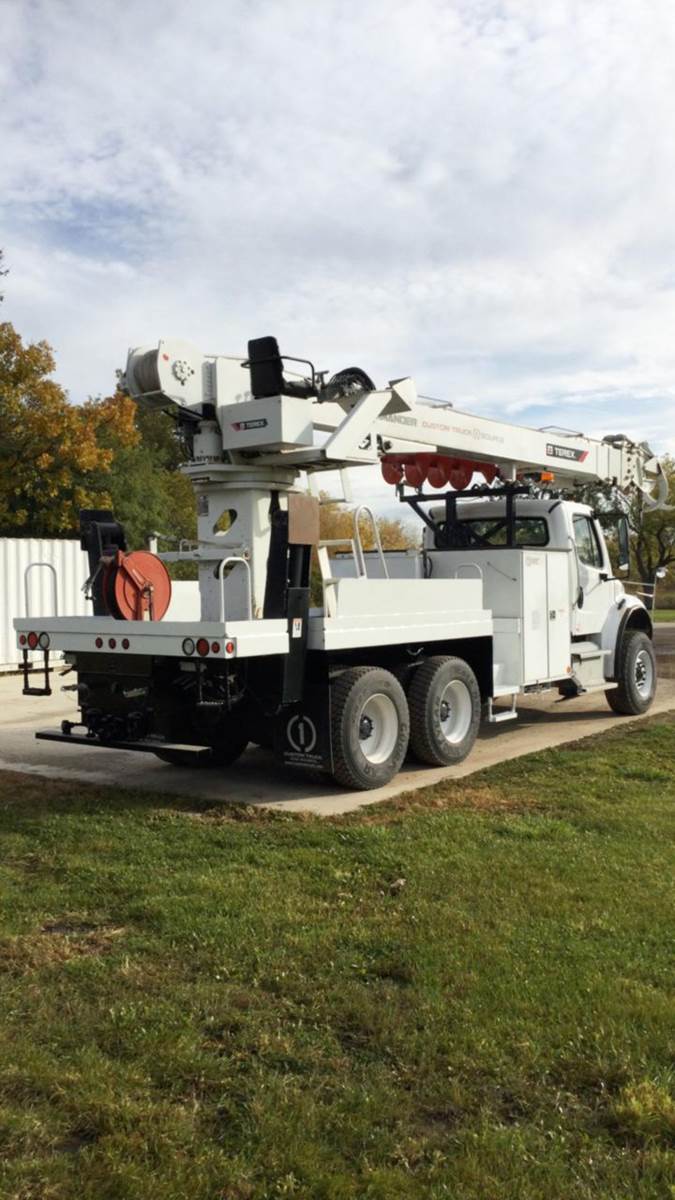 2016 Freightliner M2 106 Digger Derrick Truck - Cummins, 300HP ...