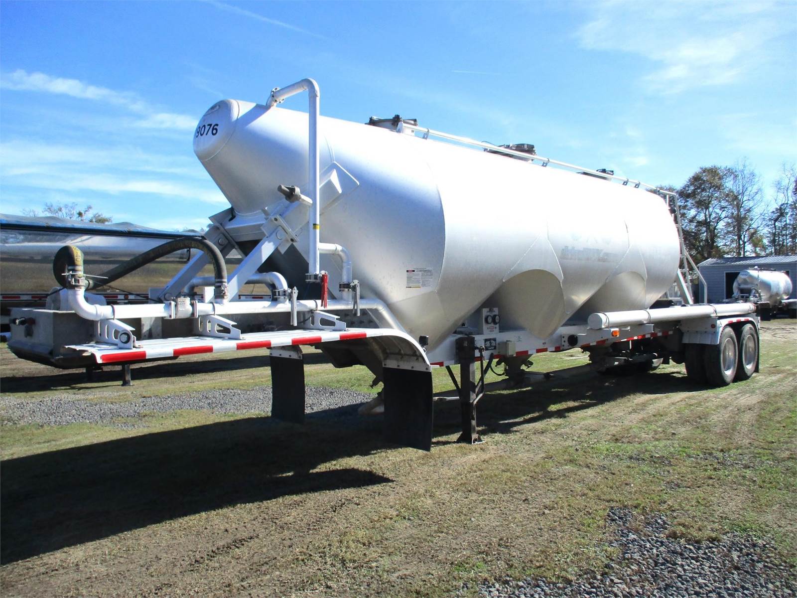 2020 Southern Welding ALUMINUM 1000 CUBIC FT PNEUMATIC TANKER ...