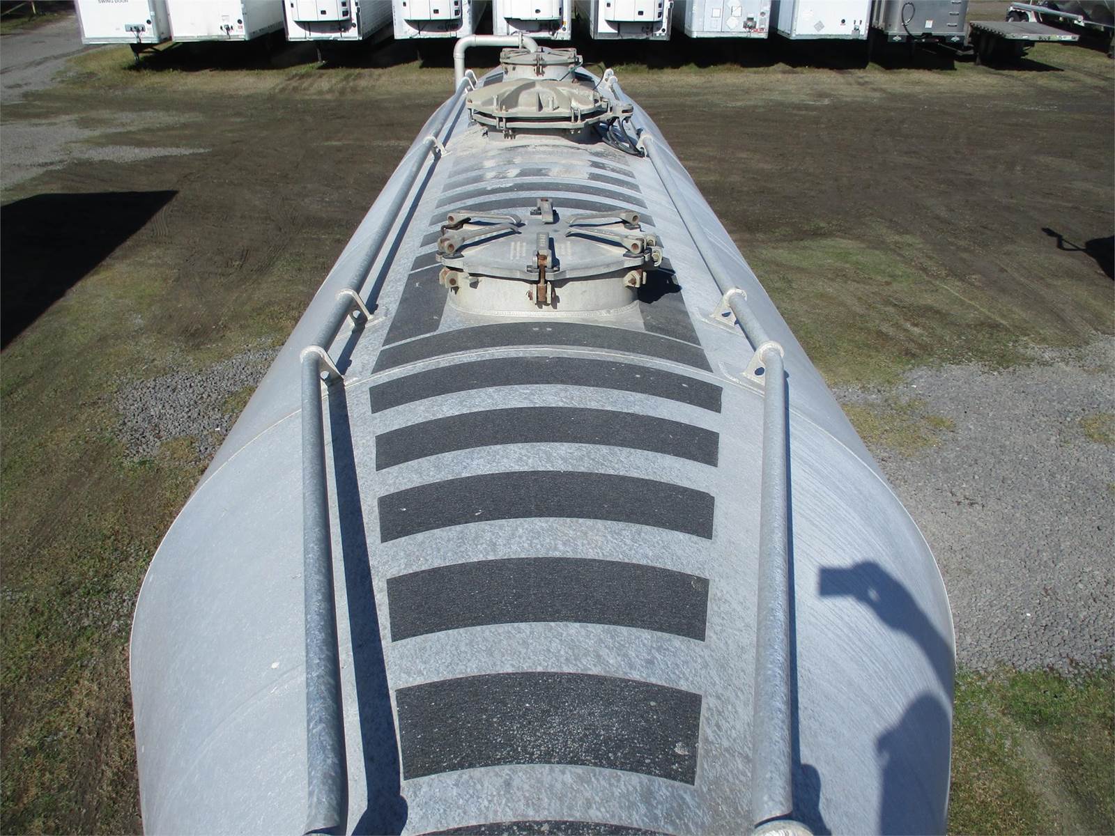 2020 Southern Welding ALUMINUM 1000 CUBIC FT PNEUMATIC TANKER ...