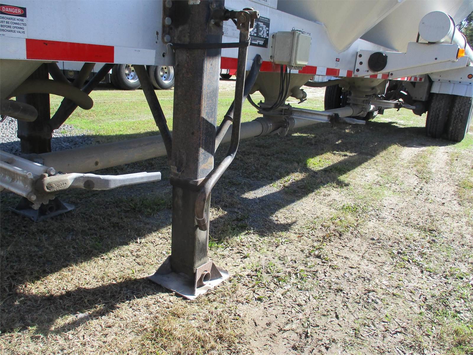 2020 Southern Welding ALUMINUM 1000 CUBIC FT PNEUMATIC TANKER ...