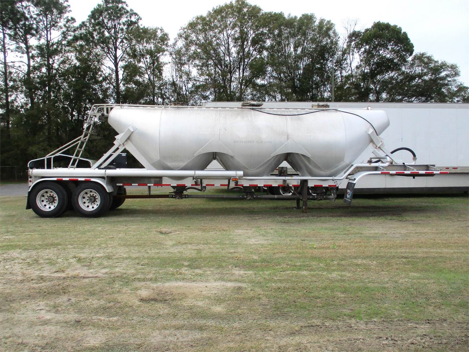 2019 Southern Welding ALUMINUM 1000 CUBIC FT PNEUMATIC TANKER ...
