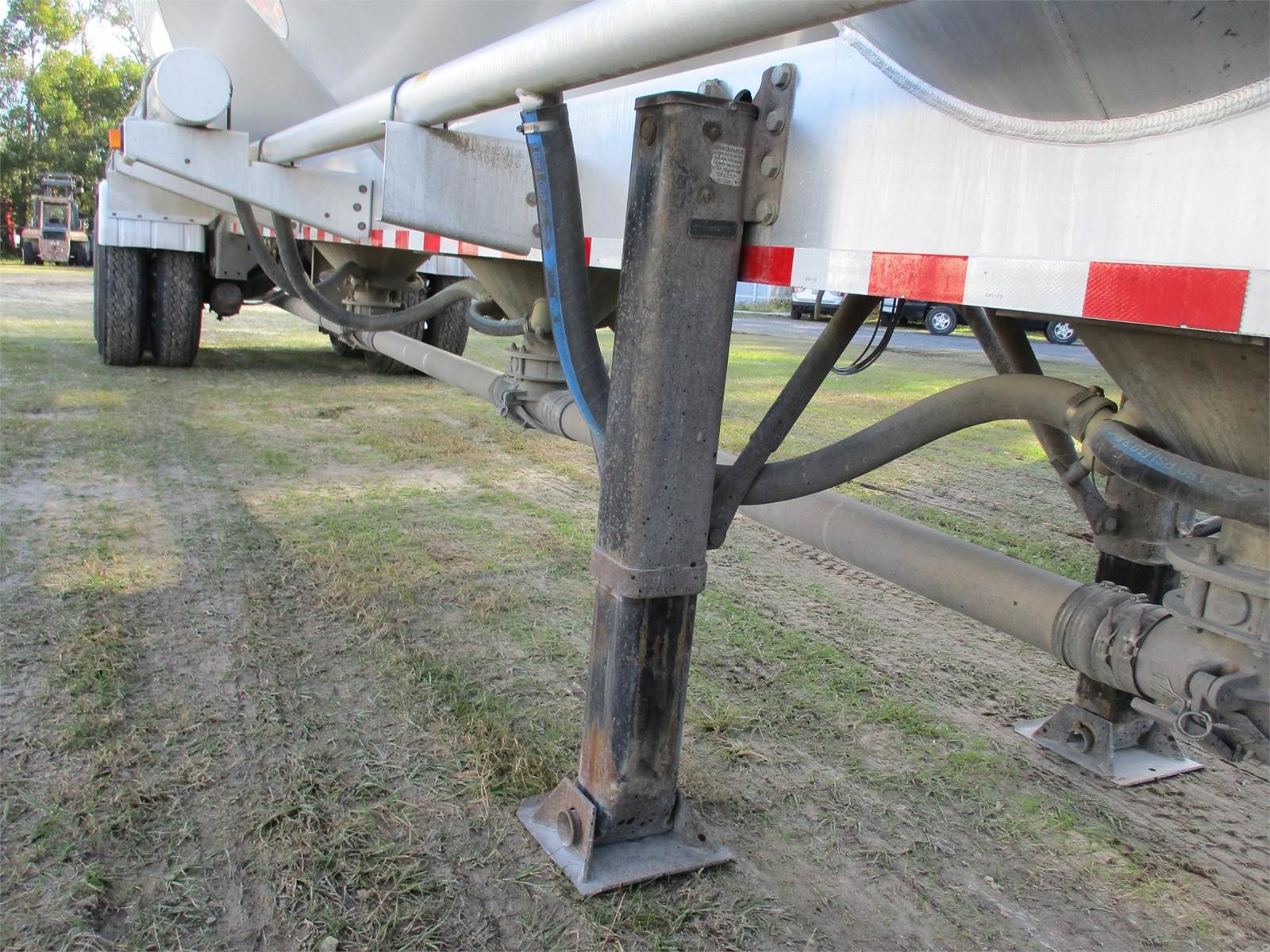 2020 Southern Welding ALUMINUM 1000 CUBIC FT PNEUMATIC TANKER ...