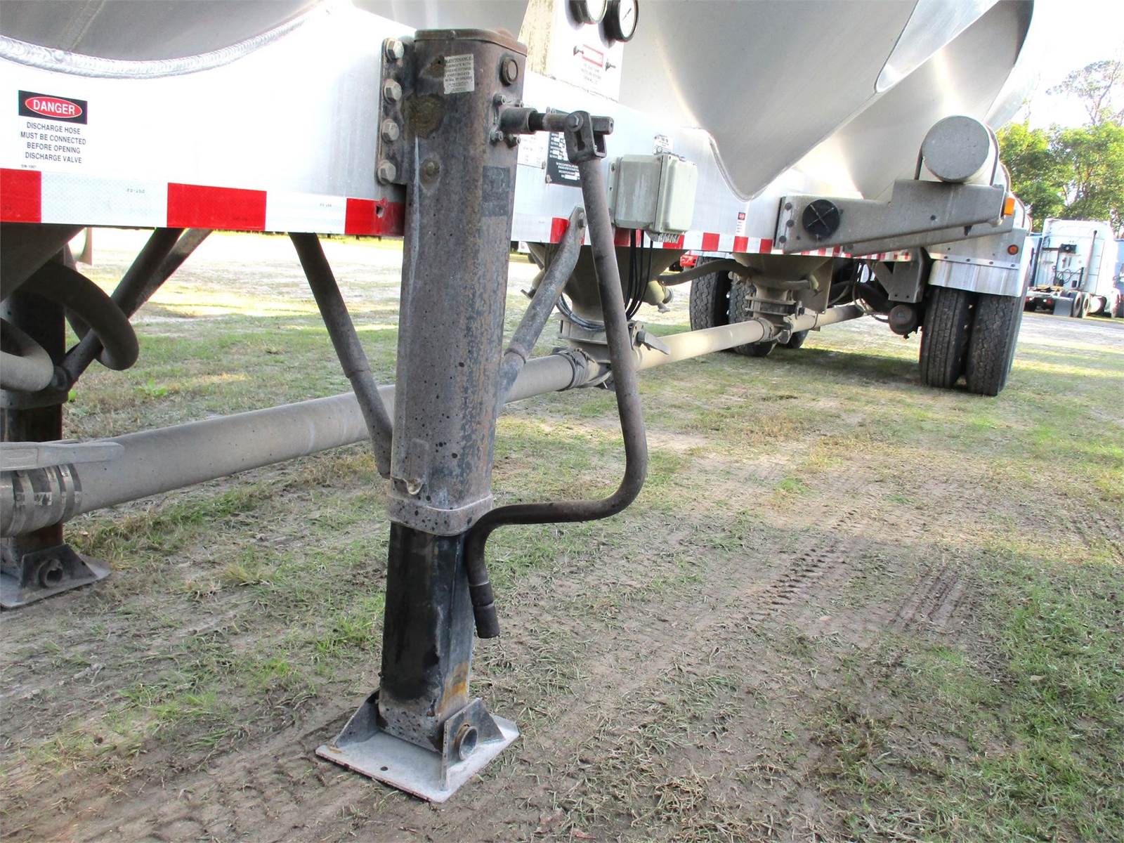 2020 Southern Welding ALUMINUM 1000 CUBIC FT PNEUMATIC TANKER ...