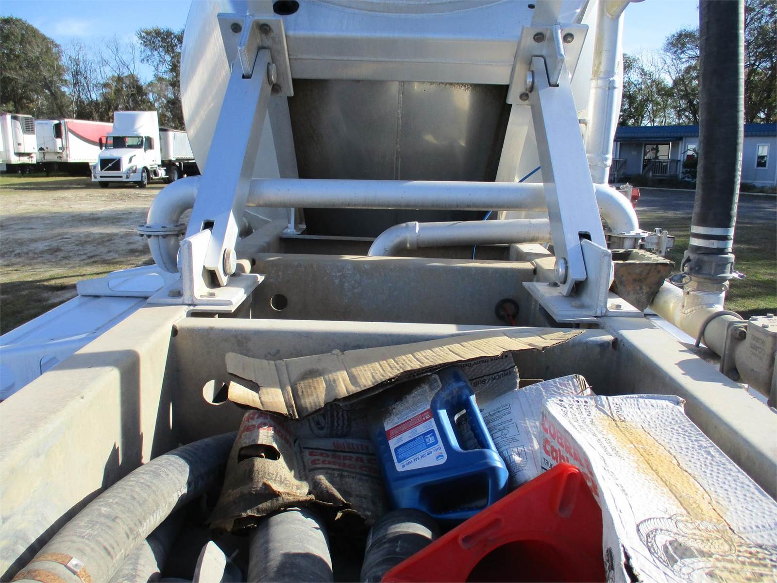 2020 Southern Welding ALUMINUM 1000 CUBIC FT PNEUMATIC TANKER ...