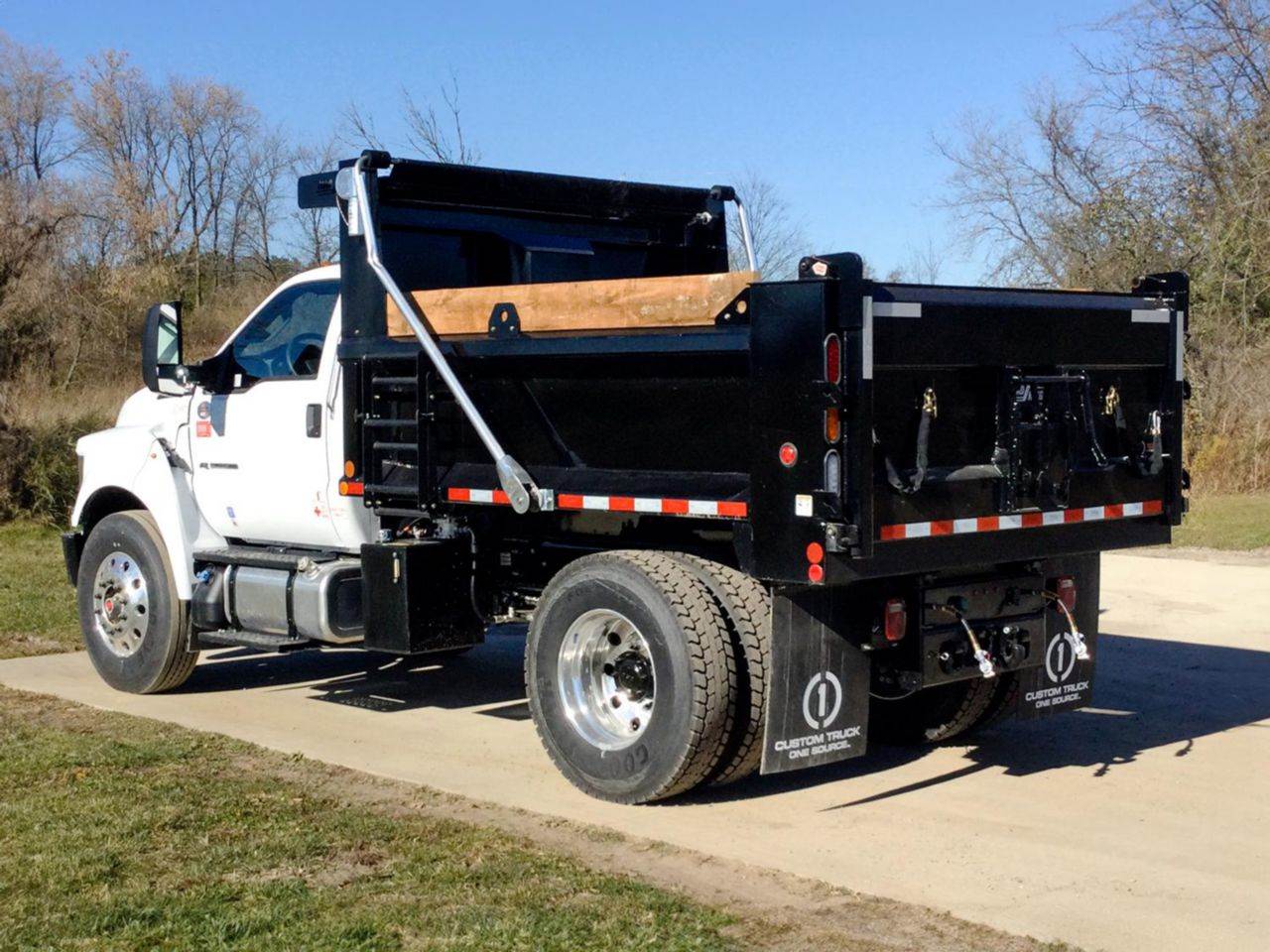2024 Ford F-750 Dump Truck - 6.7L D 270HP - HandshakeFleet