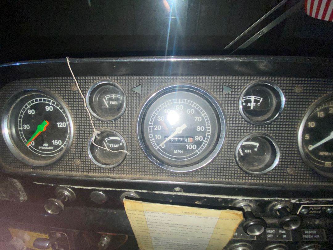 1976 Ford 900 Fire Truck - HandshakeFleet