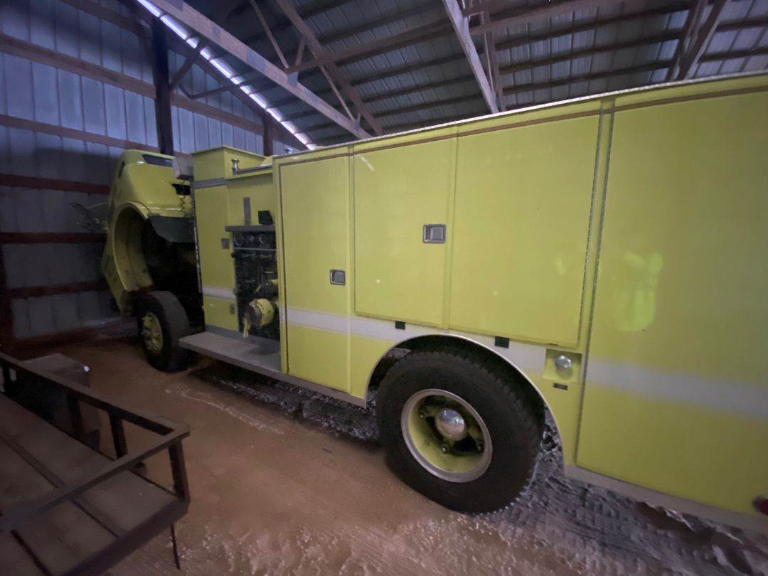 1976 Ford 900 Fire Truck - HandshakeFleet