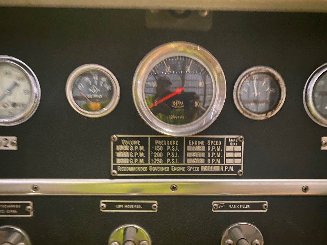 1976 Ford 900 Fire Truck - HandshakeFleet