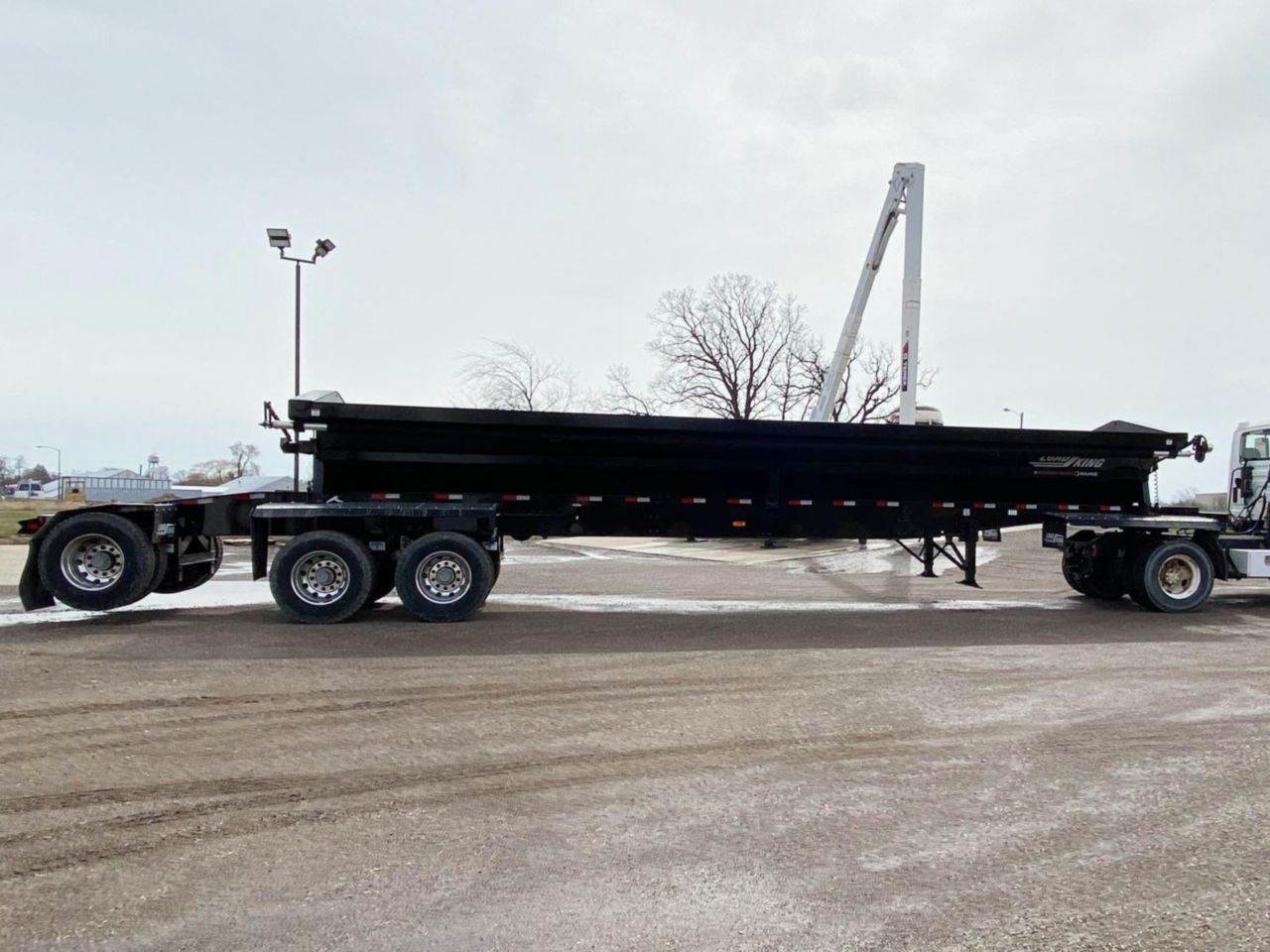2023 Load King SD3528-3ST Side Dump Trailer - HandshakeFleet