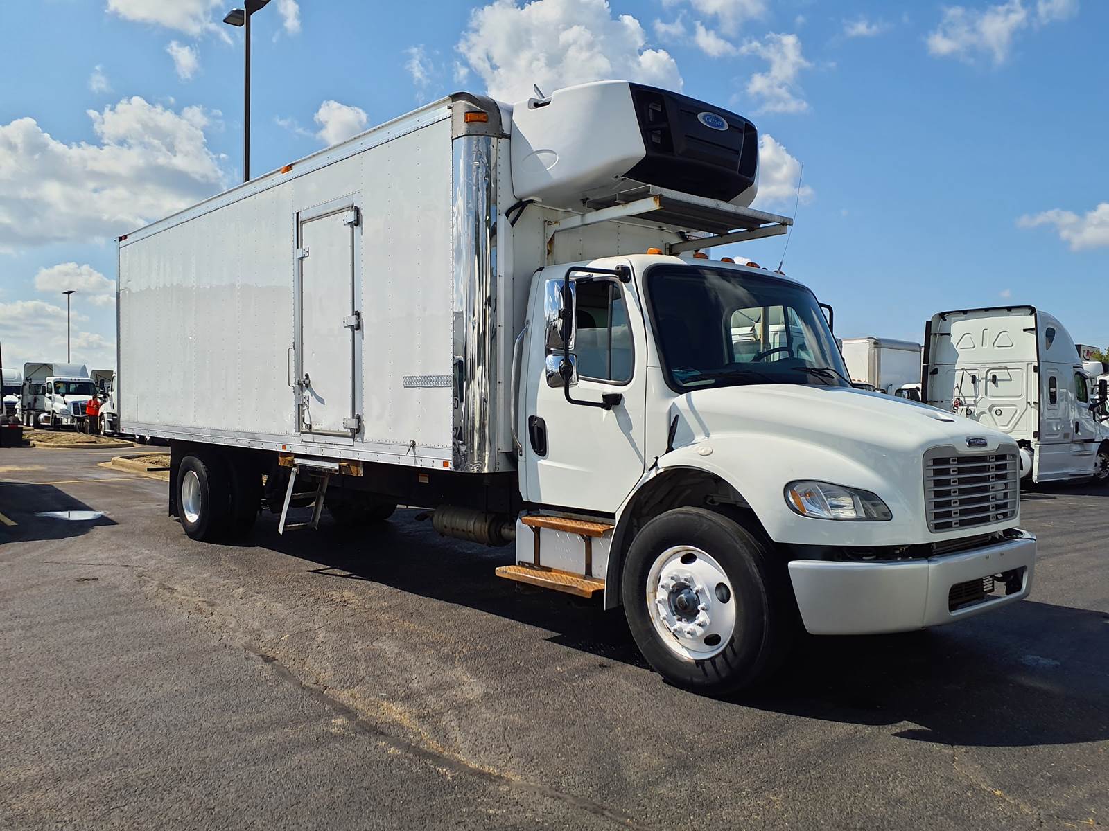 2015 Freightliner M2 106 26 ft Refrigerated Truck - 280HP, 9, Carrier ...