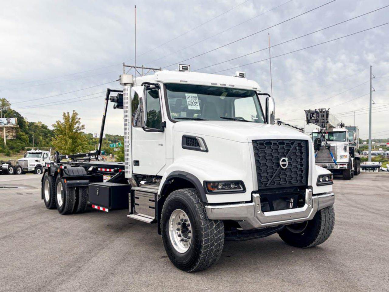 2024 Volvo VHD64 Roll Off Truck - D13 D, 455HP - HandshakeFleet