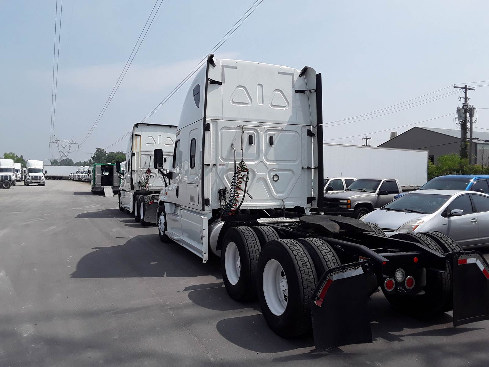 2018 Freightliner Cascadia 125 Sleeper Semi Truck - 72" Condo Sleeper ...