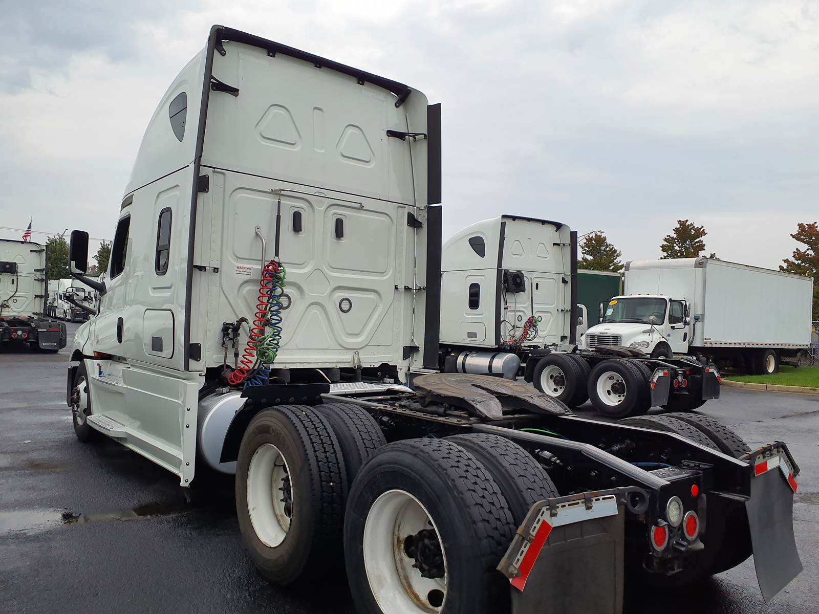 2020 Freightliner Cascadia 126 Sleeper Semi Truck - 72" Condo Sleeper ...