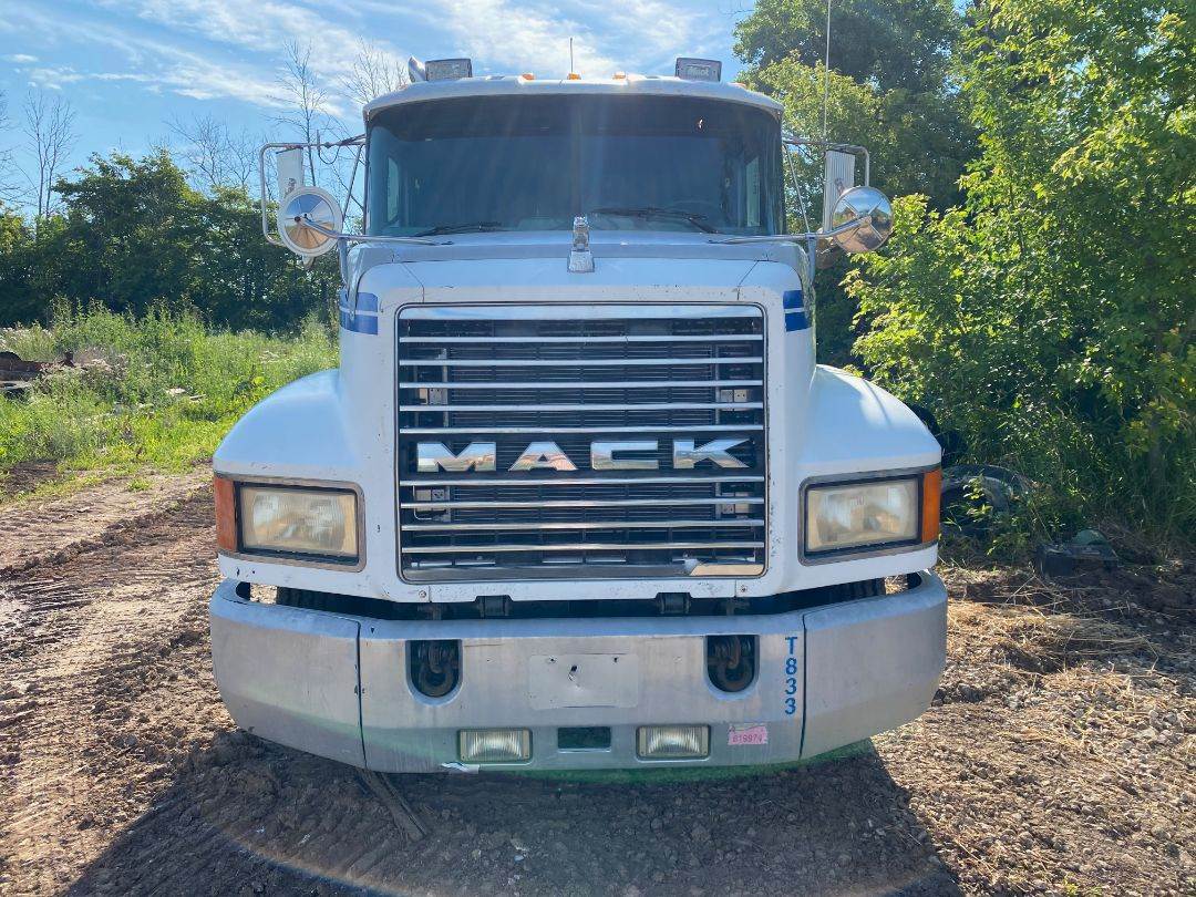 1997 Mack CH613 Sleeper Semi Truck - HandshakeFleet