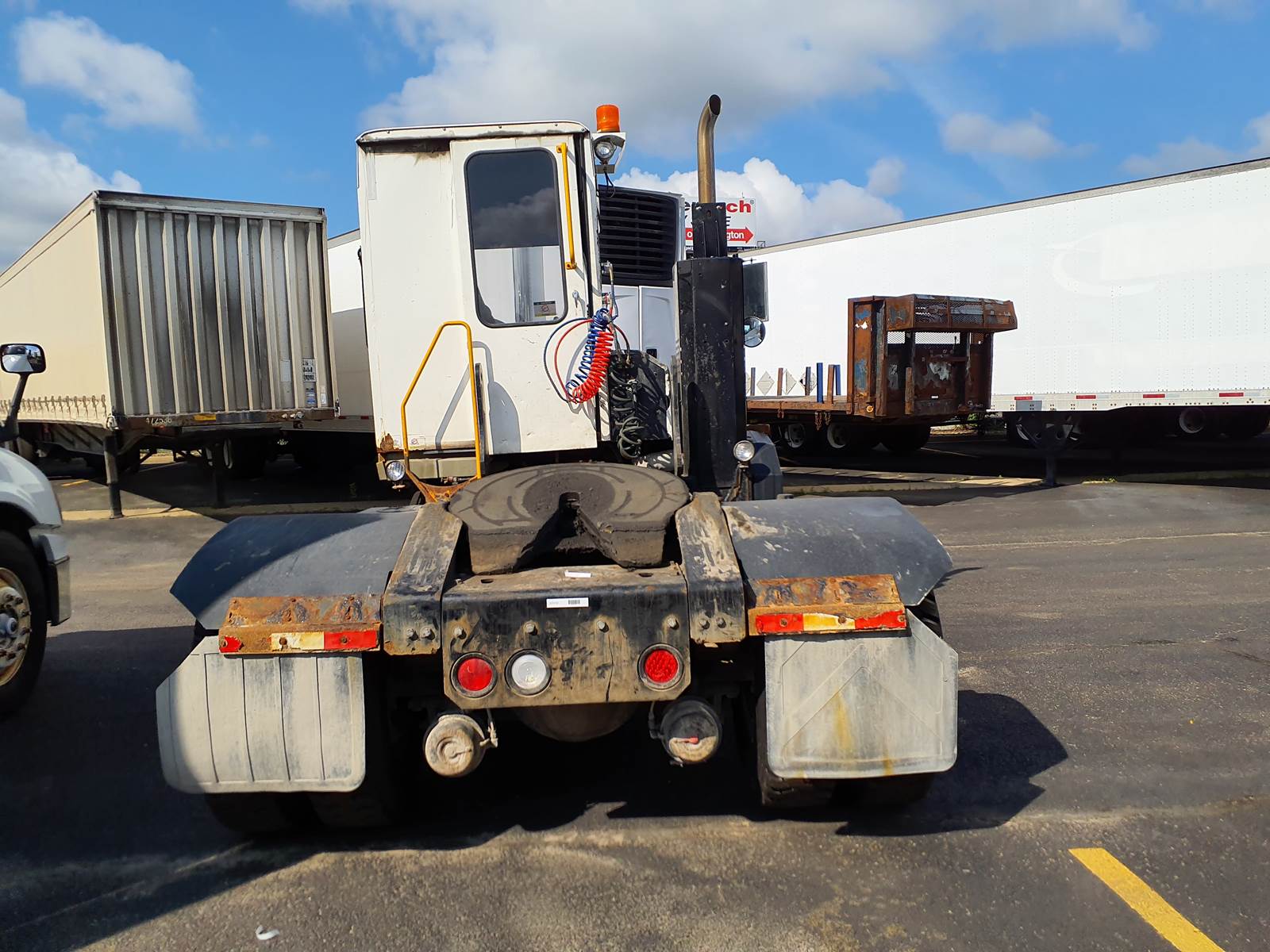 2016 Ottawa C30 Yard Spotter Truck - 200HP, 6 - HandshakeFleet