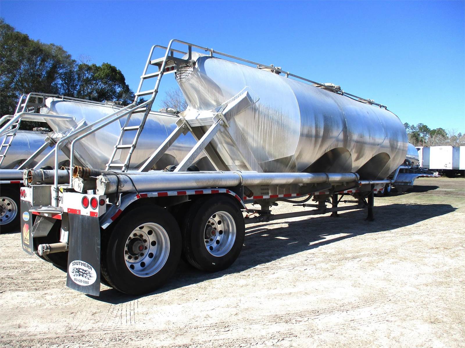 2019 Southern Welding ALUMINUM 1000 CUBIC FT PNEUMATIC TANKER ...