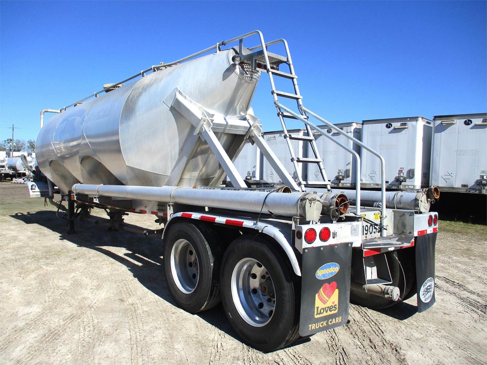 2019 Southern Welding ALUMINUM 1000 CUBIC FT PNEUMATIC TANKER ...