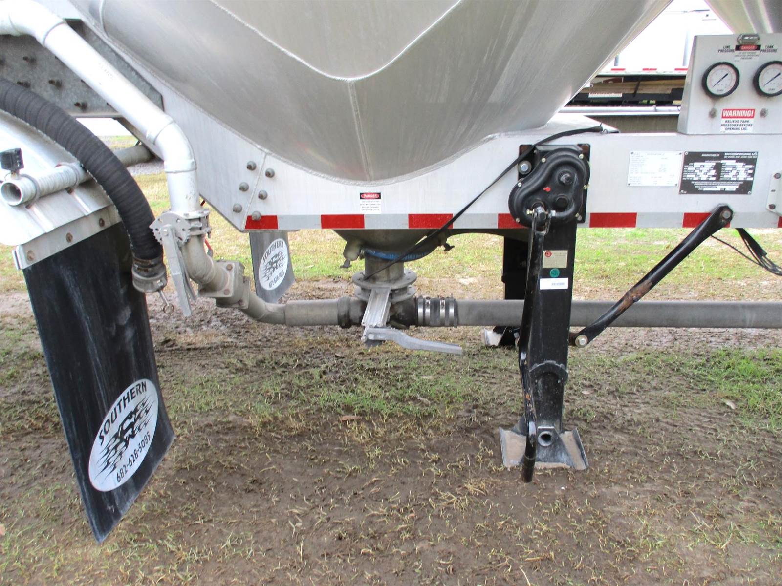 2019 Southern Welding ALUMINUM 1000 CUBIC FT PNEUMATIC TANKER - HandshakeFleet