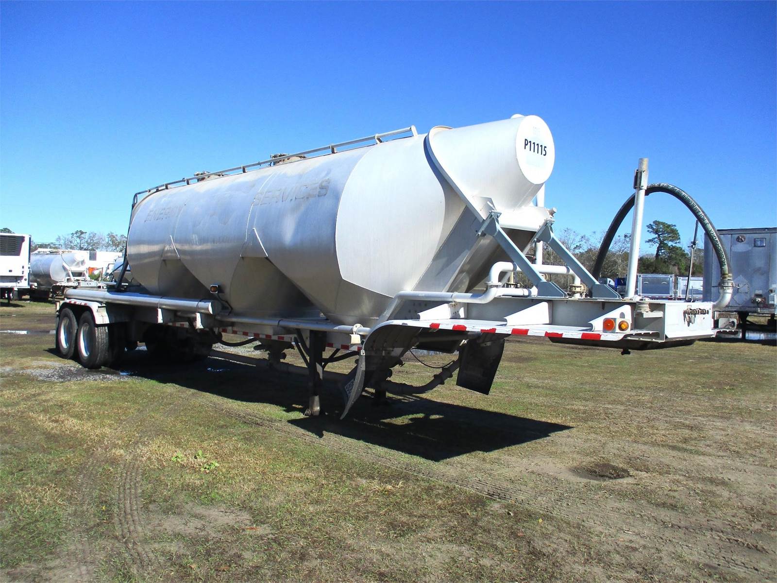 2011 Vantage ALUMINUM 1000 CUBIC FT PNEUMATIC TANKER - HandshakeFleet