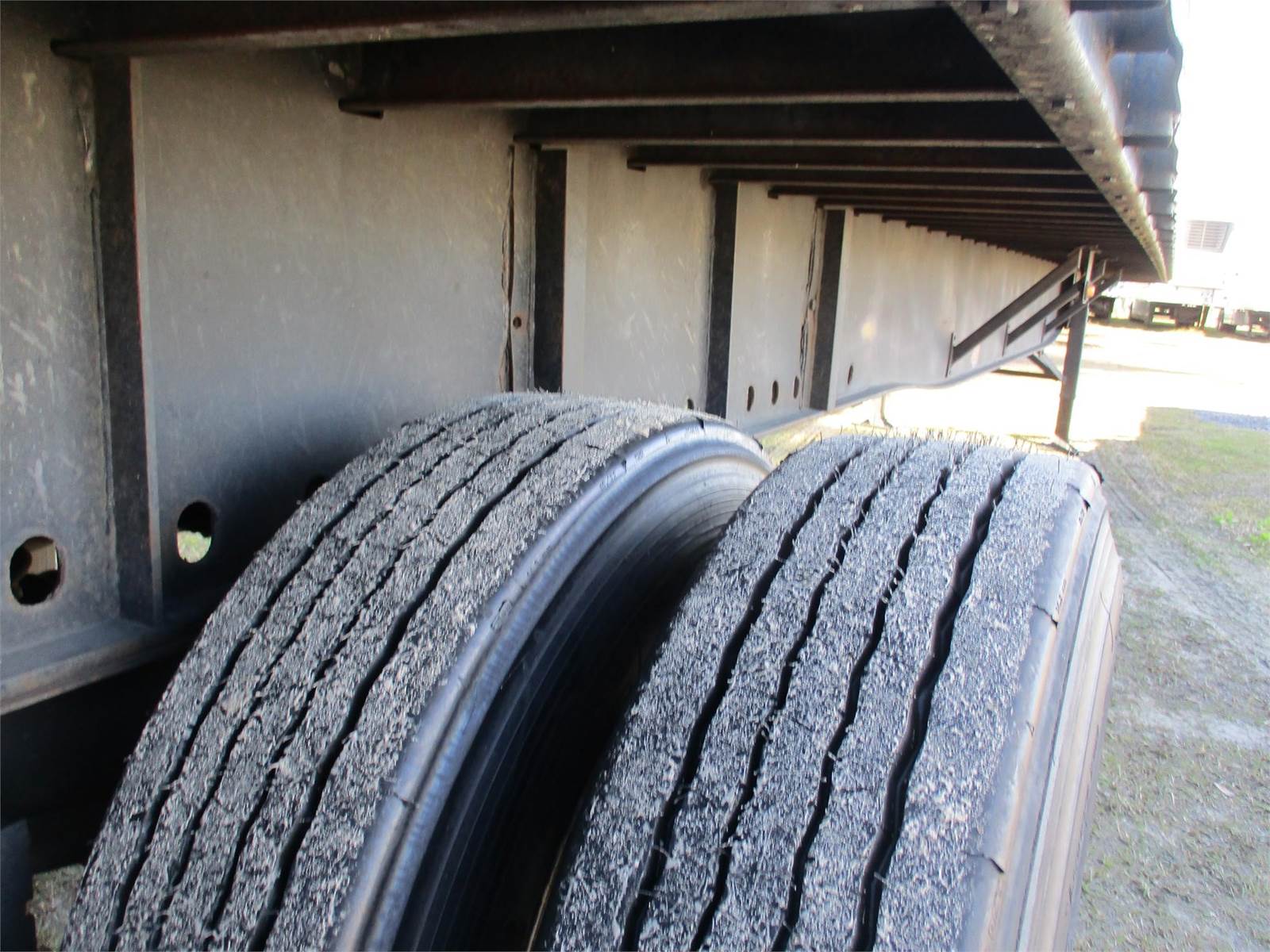 2008 UTILITY 48X102 MOFFETT KIT CLOSED SLIDING TANDEM - HandshakeFleet