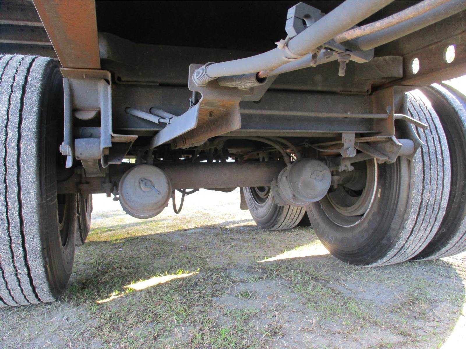 2008 UTILITY 48X102 MOFFETT KIT CLOSED SLIDING TANDEM - HandshakeFleet