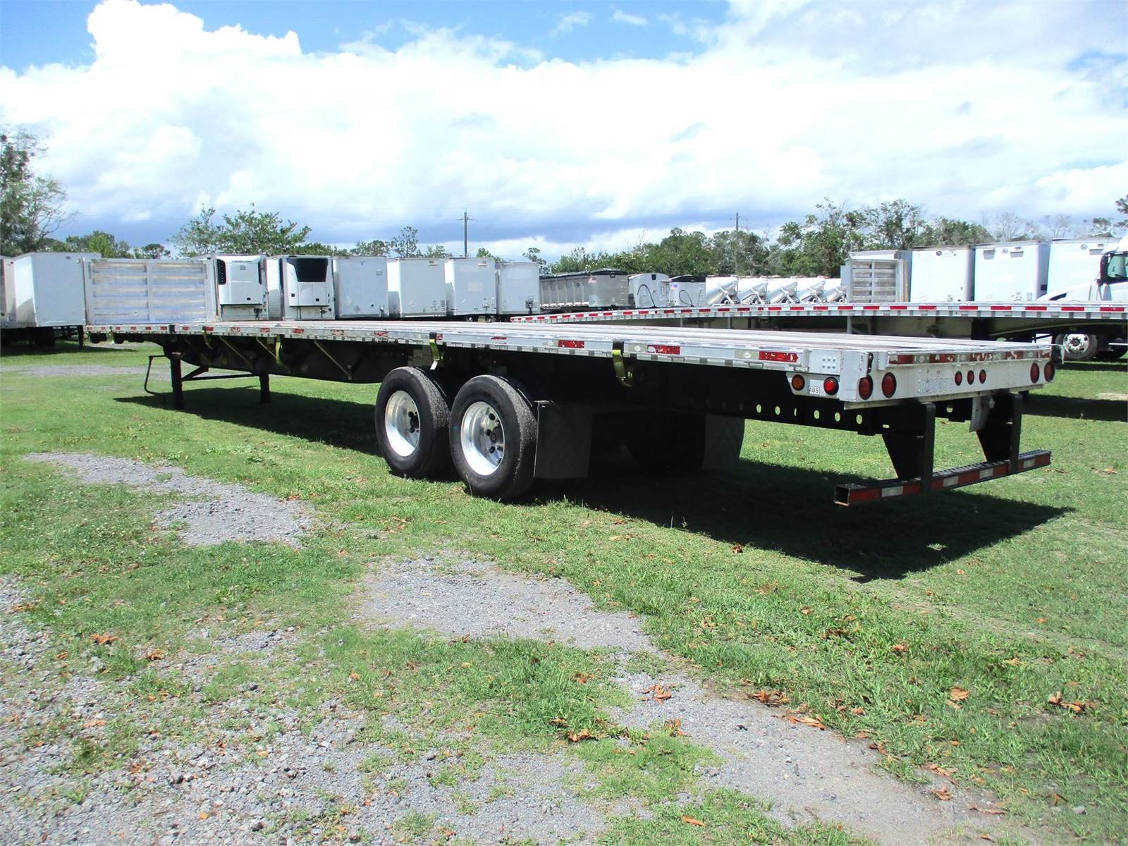 2013 UTILITY 53X102 CLOSED SLIDING TANDEM AIR RIDE - HandshakeFleet