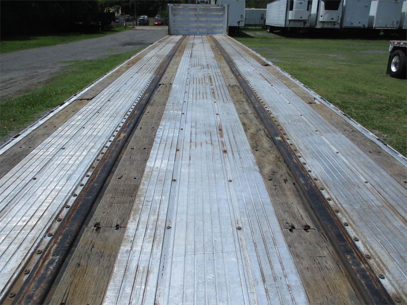 2013 UTILITY 53X102 CLOSED SLIDING TANDEM AIR RIDE - HandshakeFleet