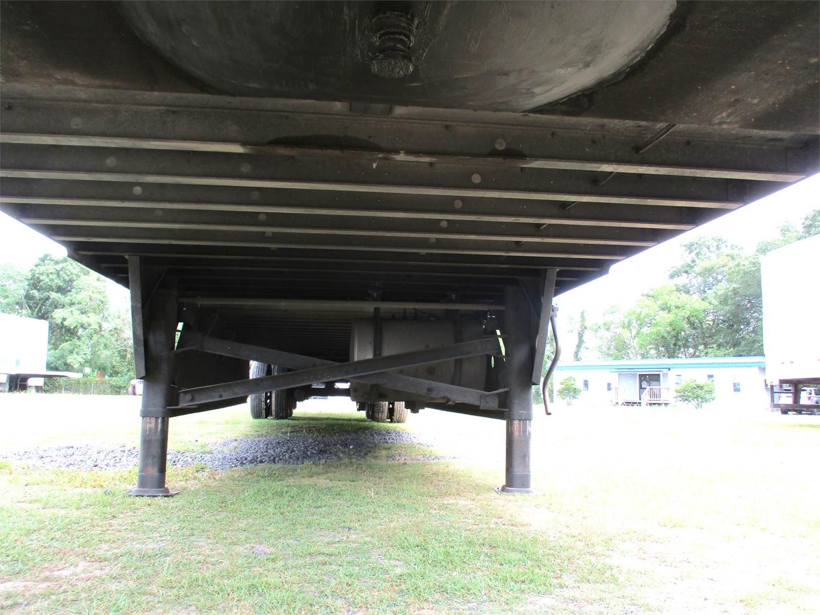 2022 UTILITY 53 FT CARRIER WITH 9117 HOURS AIR RIDE SWING DOOR ...