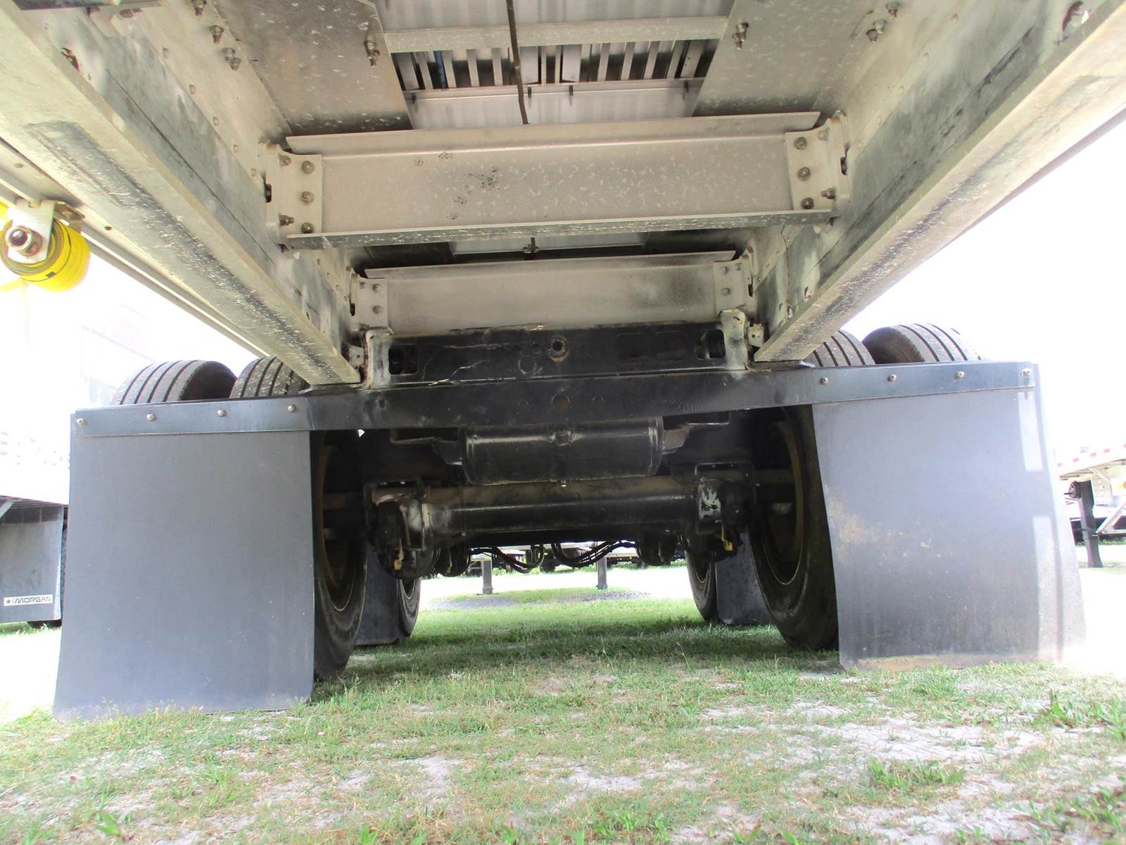 2017 Great Dane 53 ALUMINUM FLATBED WITH REAR SLIDING AXLE - HandshakeFleet
