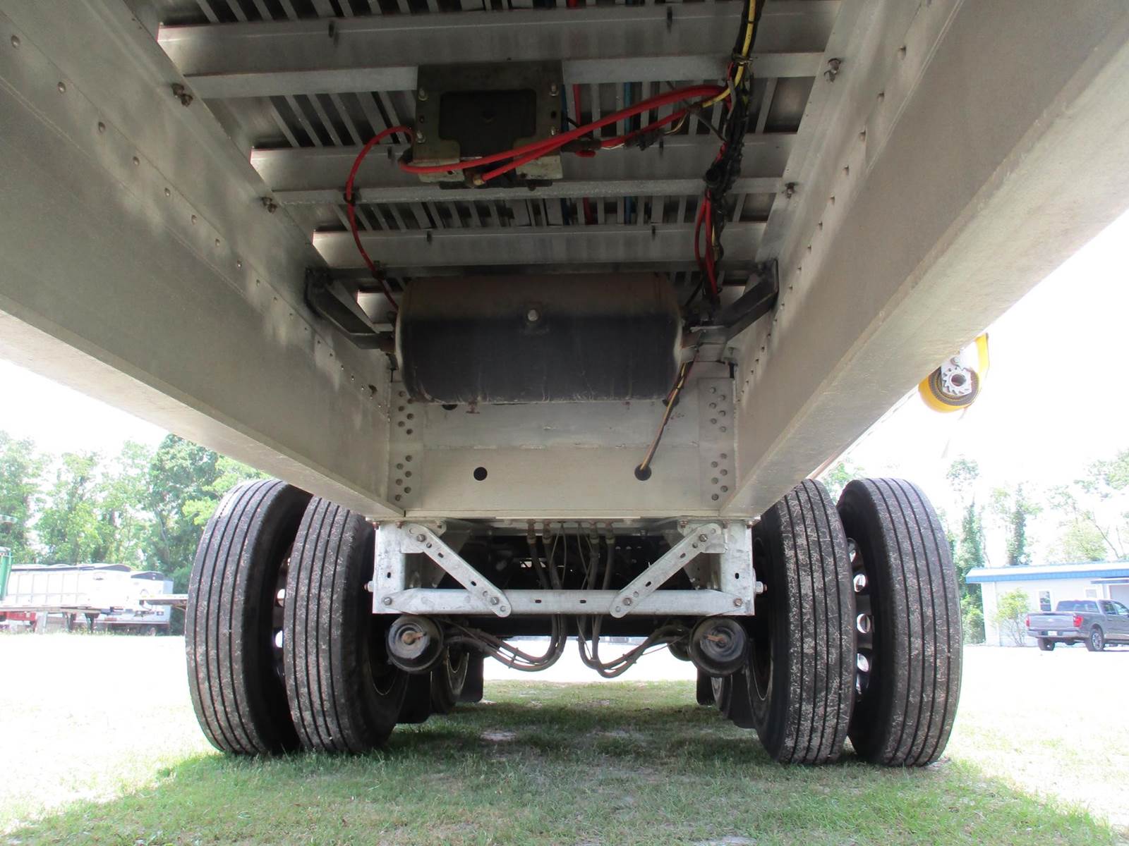 2017 Great Dane 53 ALUMINUM FLATBED WITH REAR SLIDING AXLE - HandshakeFleet